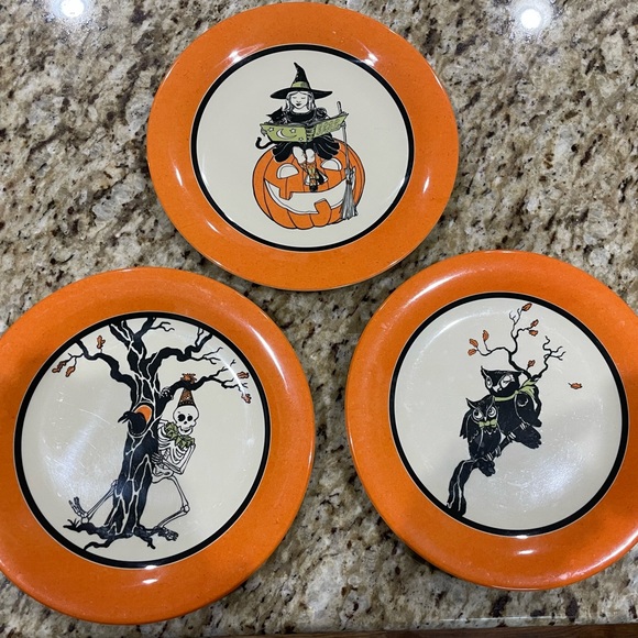Pottery Barn Kids | Other | Pottery Barn Kids Melamine Halloween Plates ...